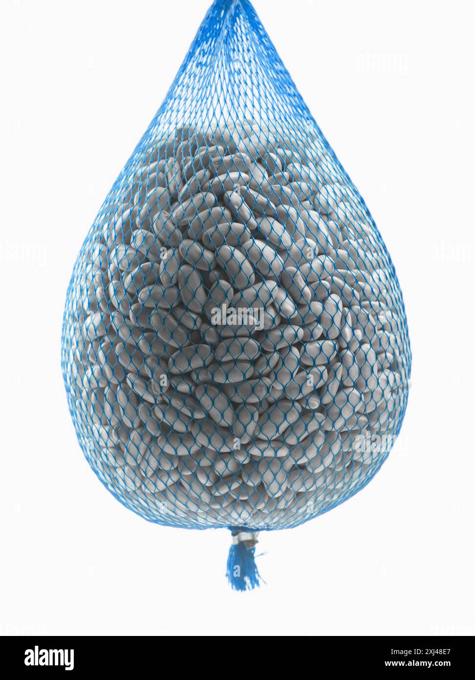 String bag of haricot beans Stock Photo - Alamy