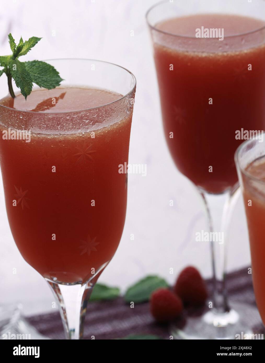 Fizzy melon juice hi-res stock photography and images - Alamy