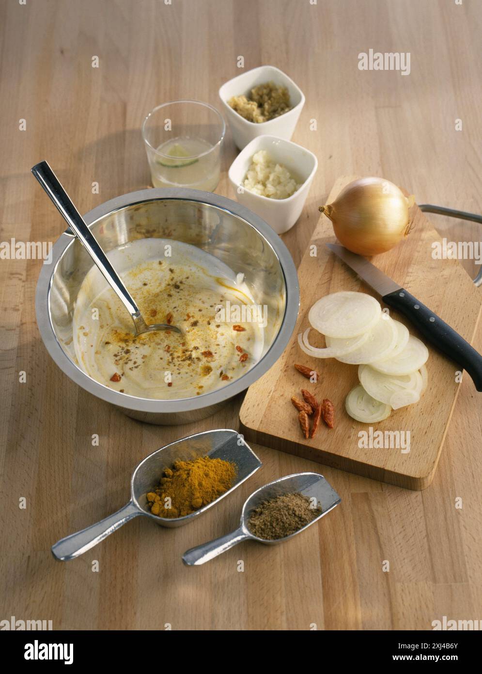 Preparing the curry sauce Stock Photo - Alamy