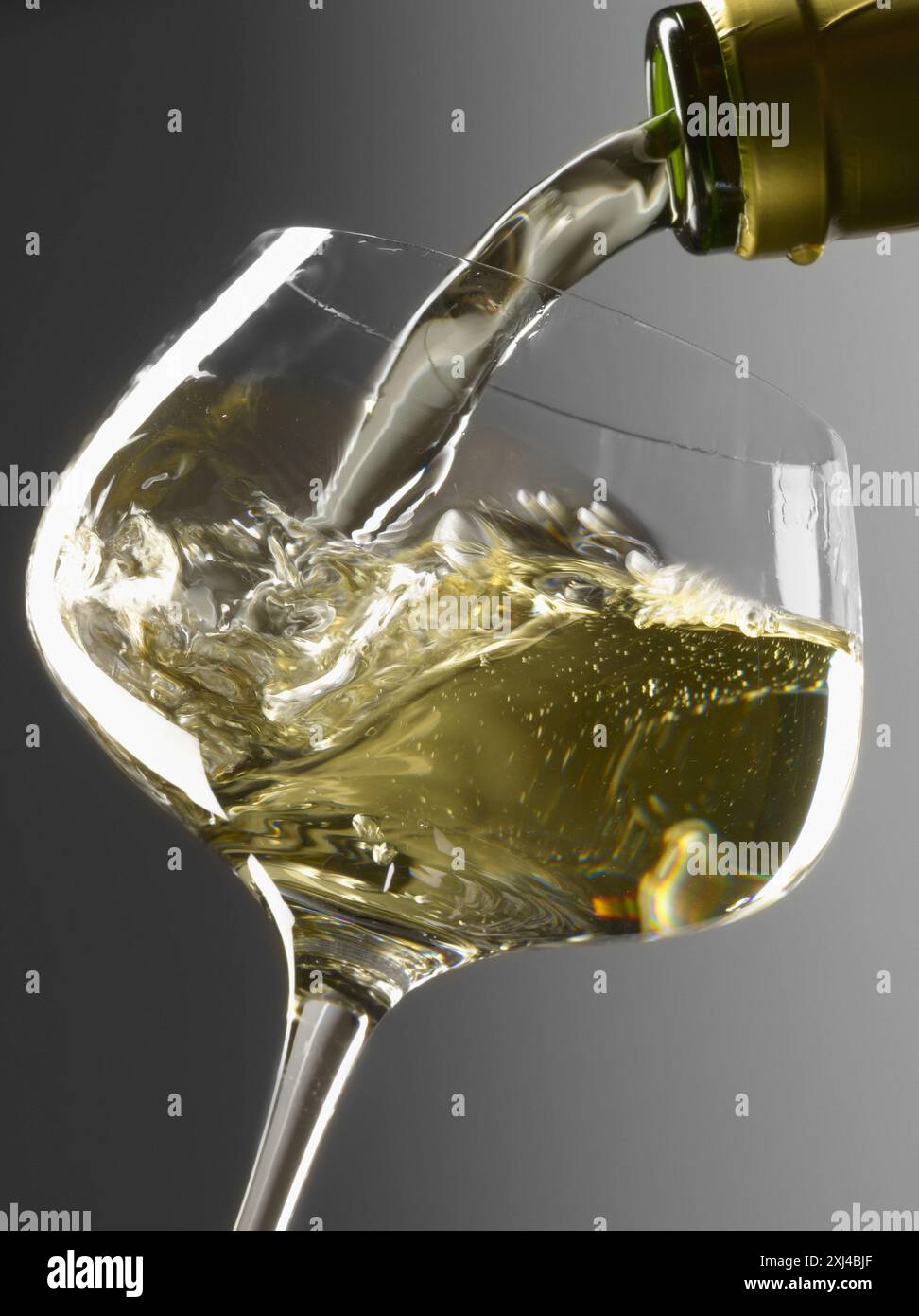 Wine flow hi-res stock photography and images - Alamy