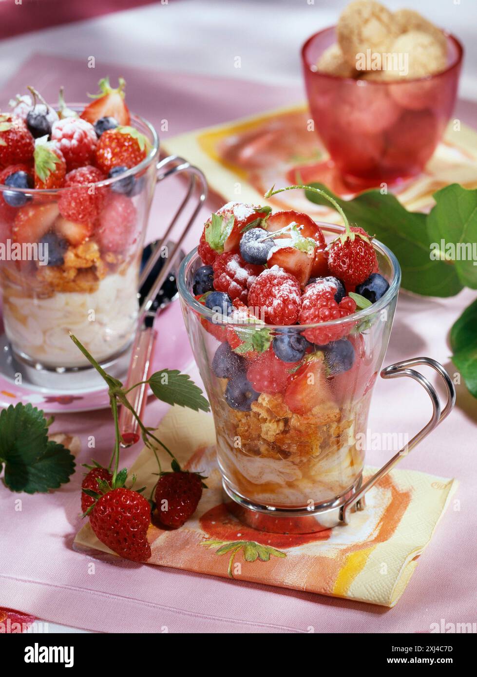 Summer fruit trifle Stock Photo - Alamy