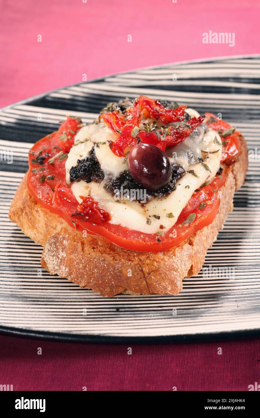 Open toasted cheese tomato hi-res stock photography and images - Alamy