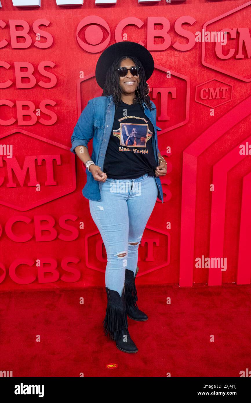 Country singer QUIA THOMPSON MARQUIA THOMPSON walks the red carpet and ...