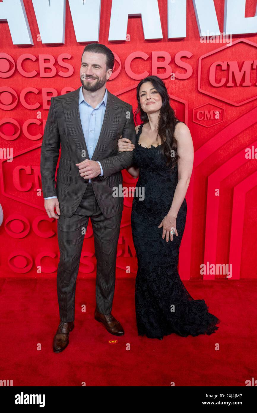 Singer SAM HUNT and wife HANNAH HUNT walk the red carpet and poses for ...