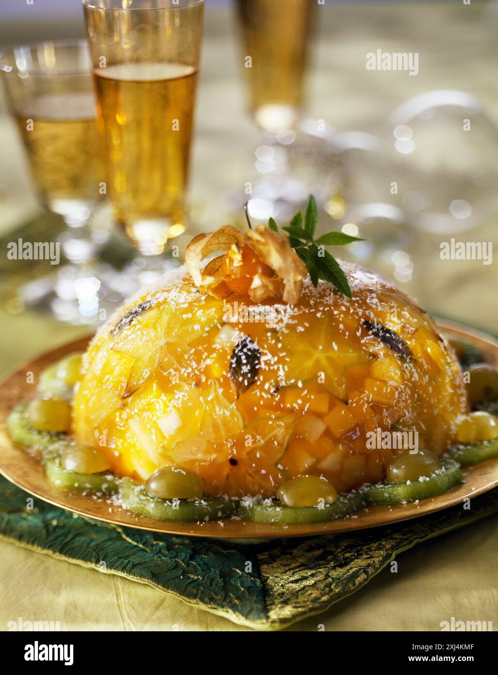 Coconut and kiwi dessert hi-res stock photography and images - Alamy