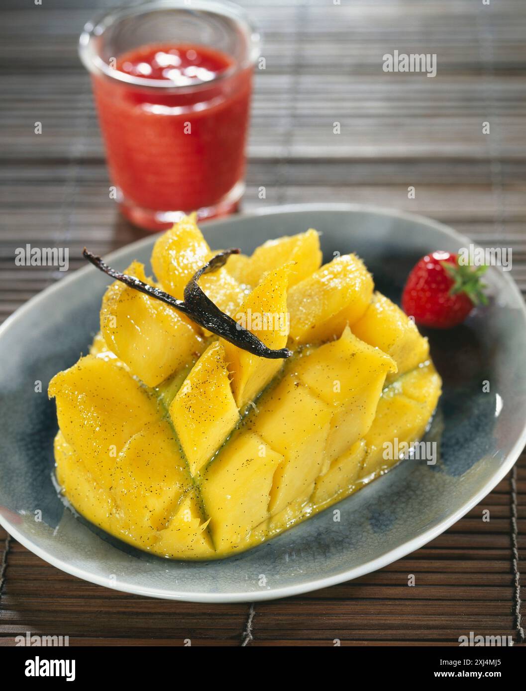 Fresh mango with vanilla Stock Photo - Alamy