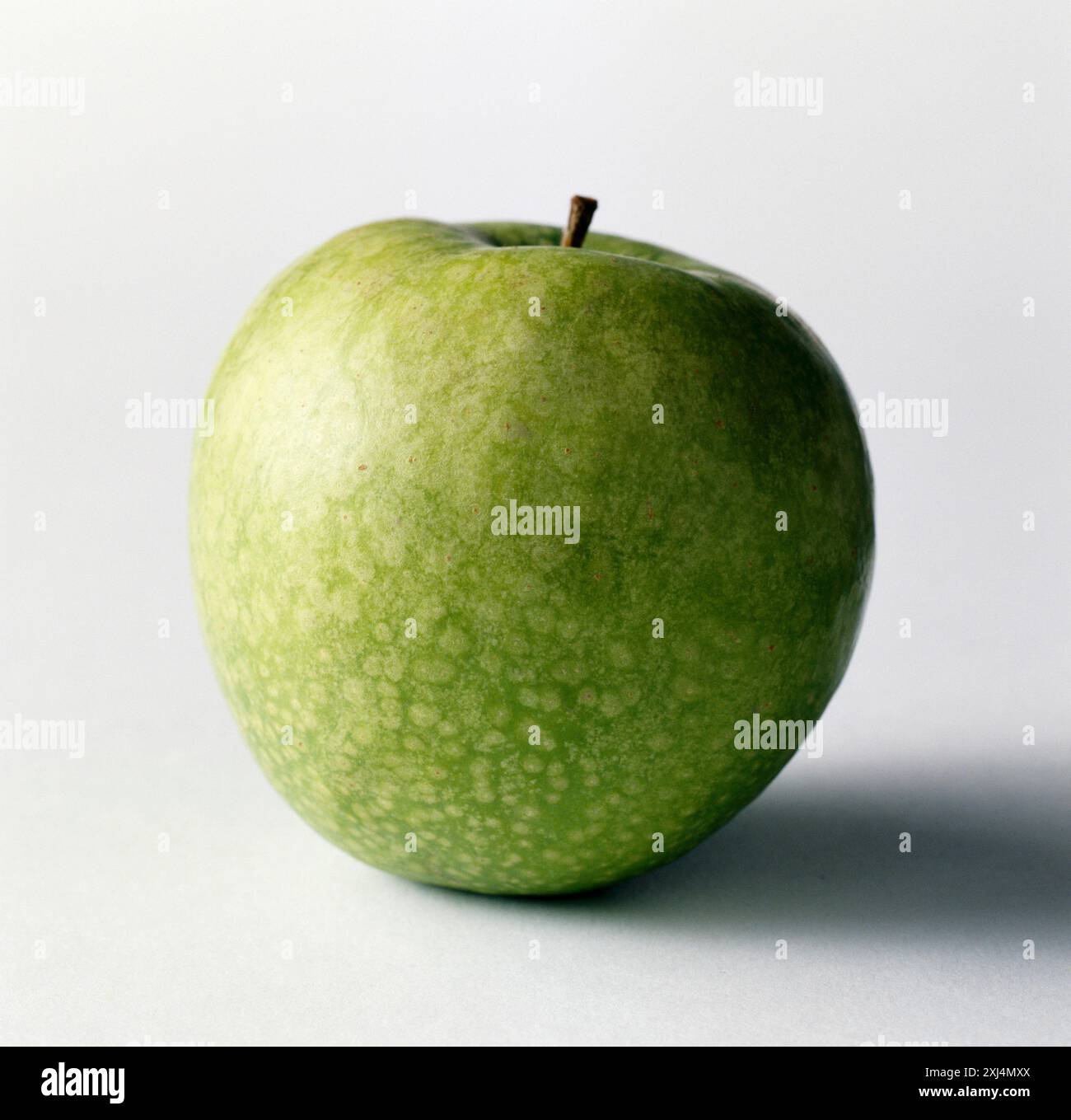 Granny smith apple Stock Photo - Alamy