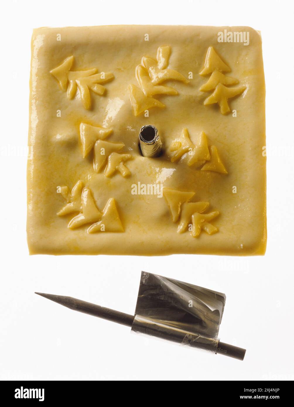 Uncooked pie hi-res stock photography and images - Alamy