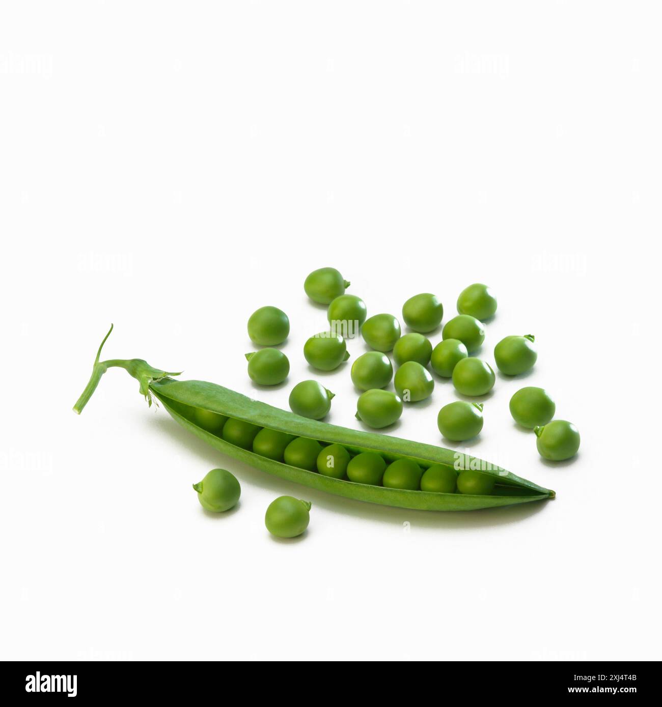 Pea pod cut out hi-res stock photography and images - Alamy