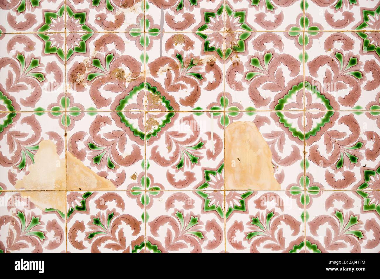 Typical tile cladding on a house in Olhão, Portugal Stock Photo - Alamy