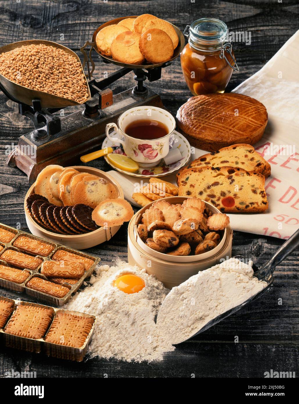 Selection of cookies hi-res stock photography and images - Alamy