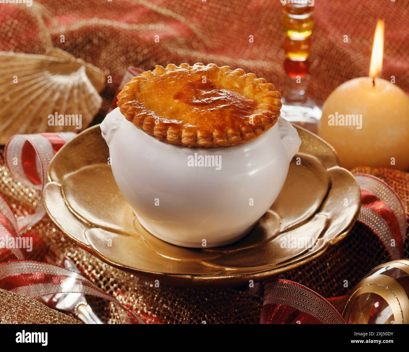 Covered soup tureen hi-res stock photography and images - Alamy