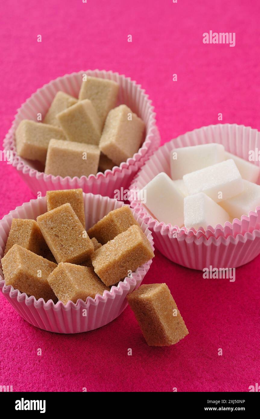 Lumps paper hi-res stock photography and images - Alamy