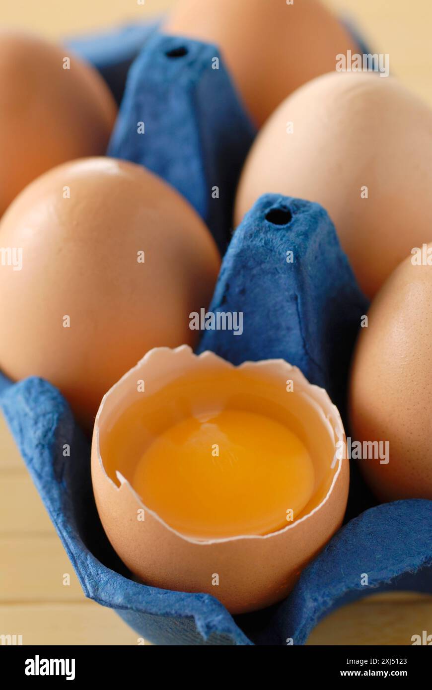 Full egg box hi-res stock photography and images - Alamy