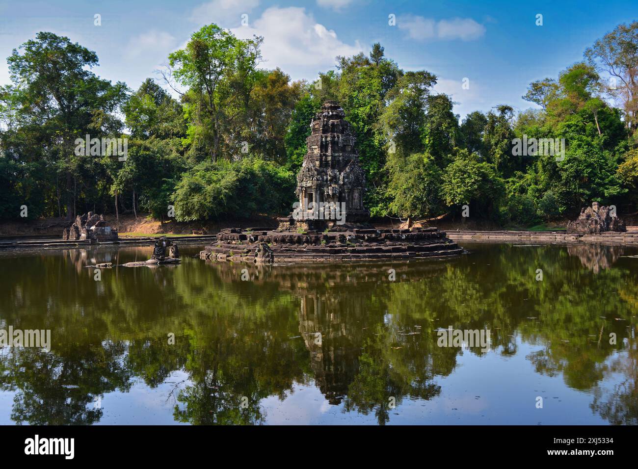 The Neak Poan temple in the ancient city of Angkor Wat Stock Photo - Alamy