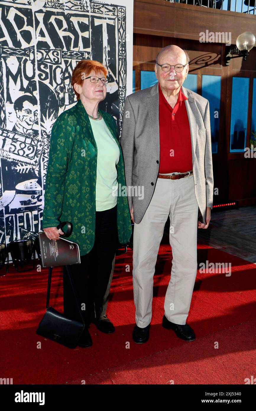 Walter Momper and his woman Anne Momper arriving for the anniversary ...
