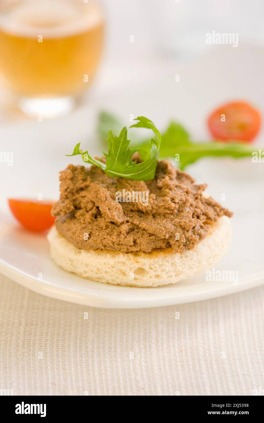 Chicken liver and Port paté canapé Stock Photo - Alamy