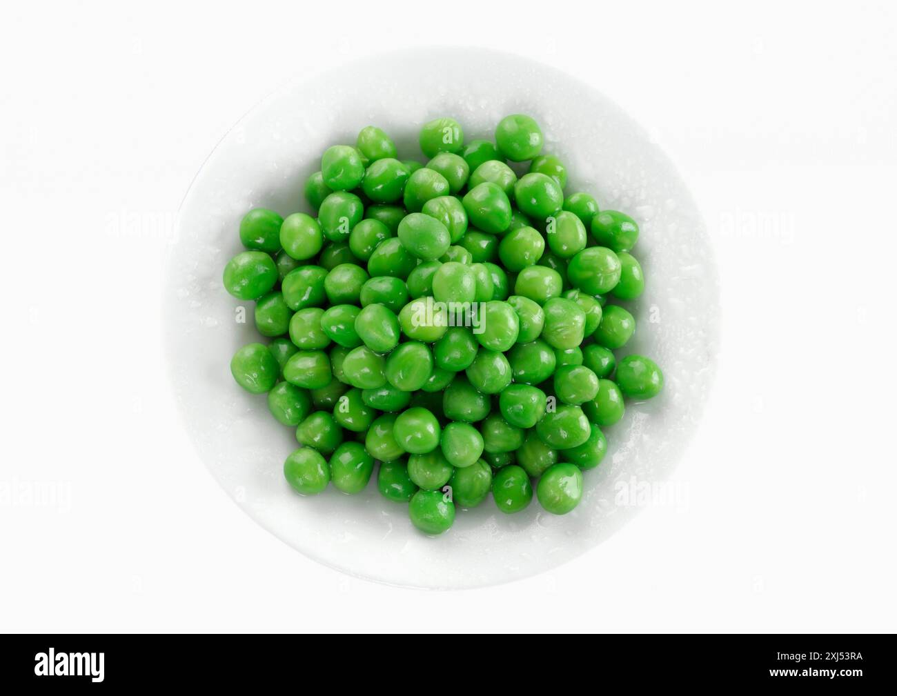Plate of podded peas Stock Photo - Alamy