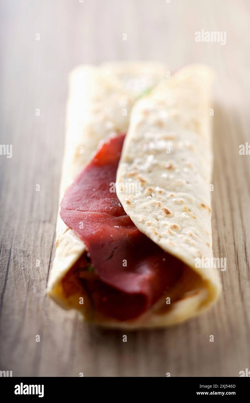 Pitta meat hi-res stock photography and images - Alamy