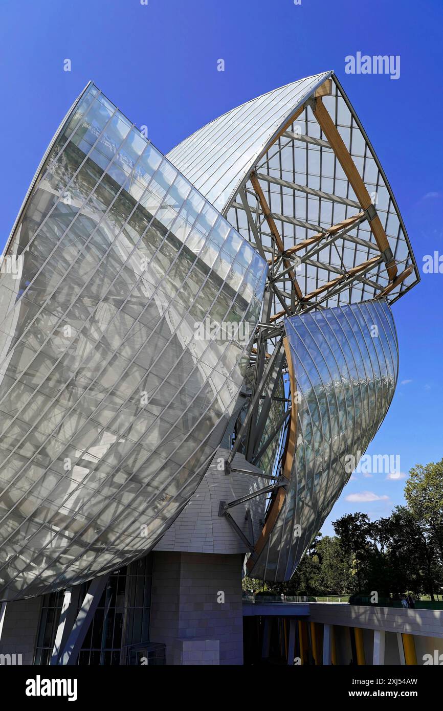 Fondation Louis Vuitton, private museum for modern art, architect Frank ...