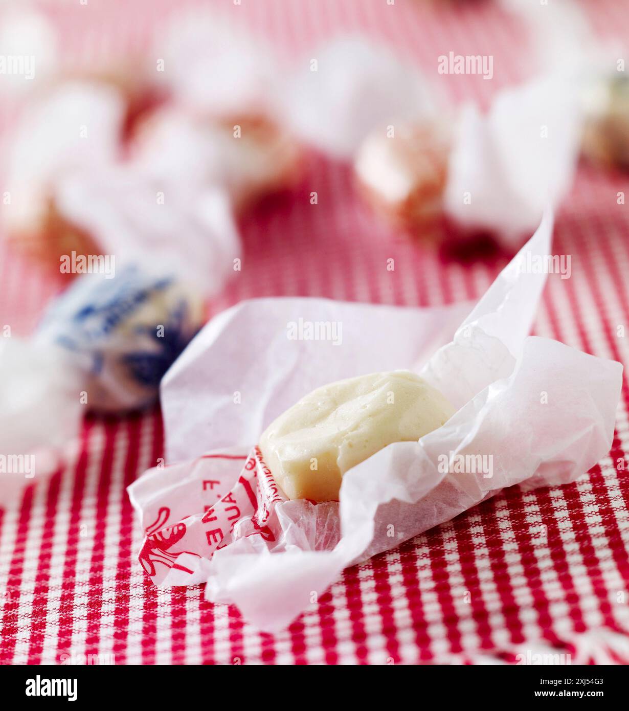 Tobacco wrapping hi-res stock photography and images - Alamy