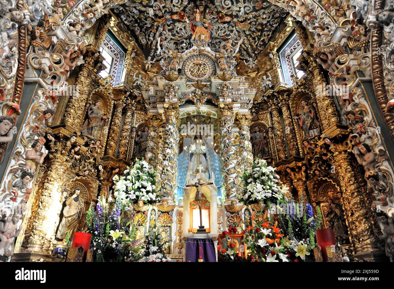 Santa maria tonantzintla interior hi-res stock photography and images ...