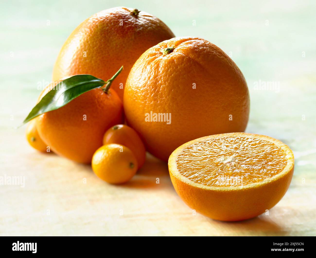 Selection citrus fruit hi-res stock photography and images - Alamy