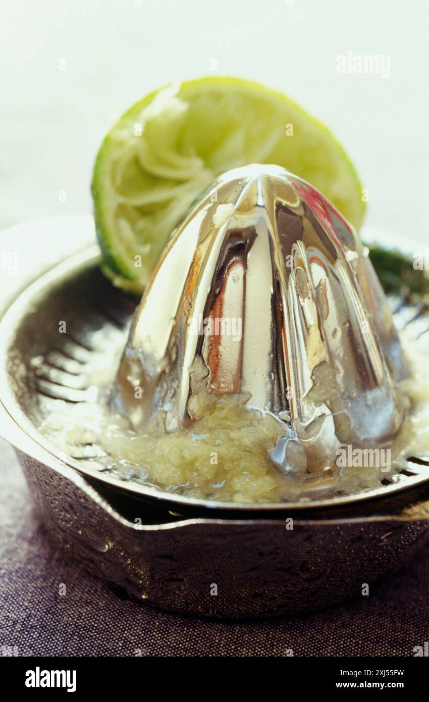 Lemon lime squeezer hi-res stock photography and images - Alamy