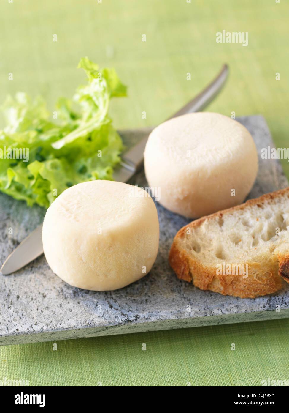 Crottin de chavignol cheese hi-res stock photography and images - Alamy