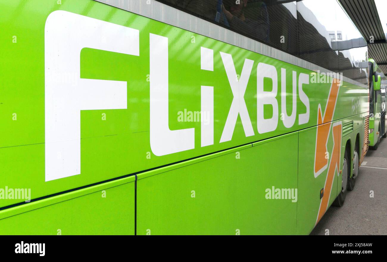 Flixbus coach hi-res stock photography and images - Alamy