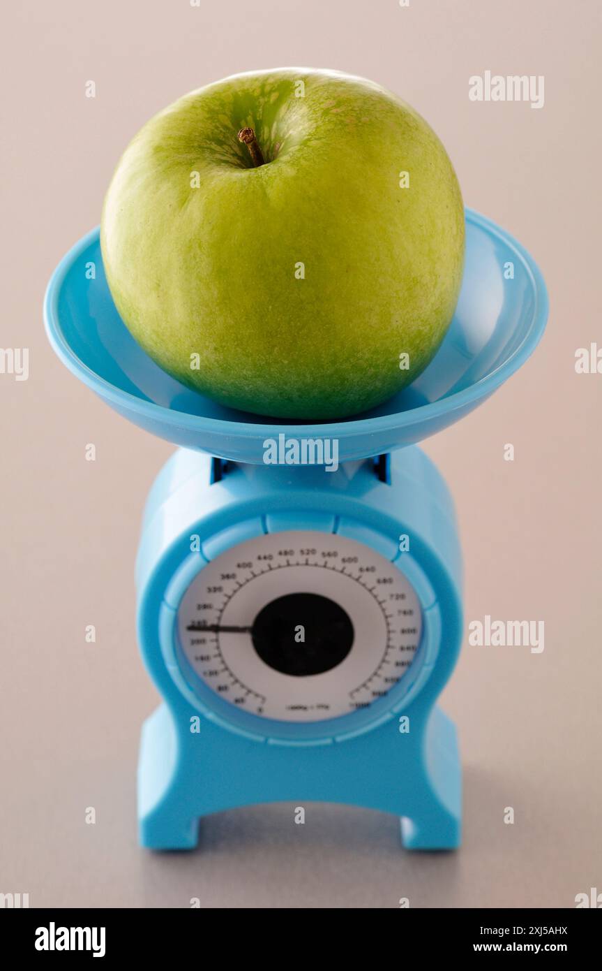 Apple scales hi-res stock photography and images - Alamy