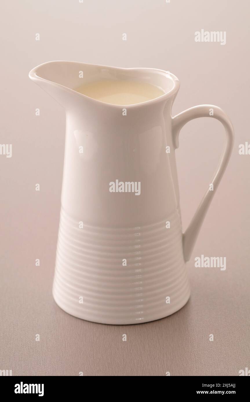 Cream ingredient jug hi-res stock photography and images - Alamy