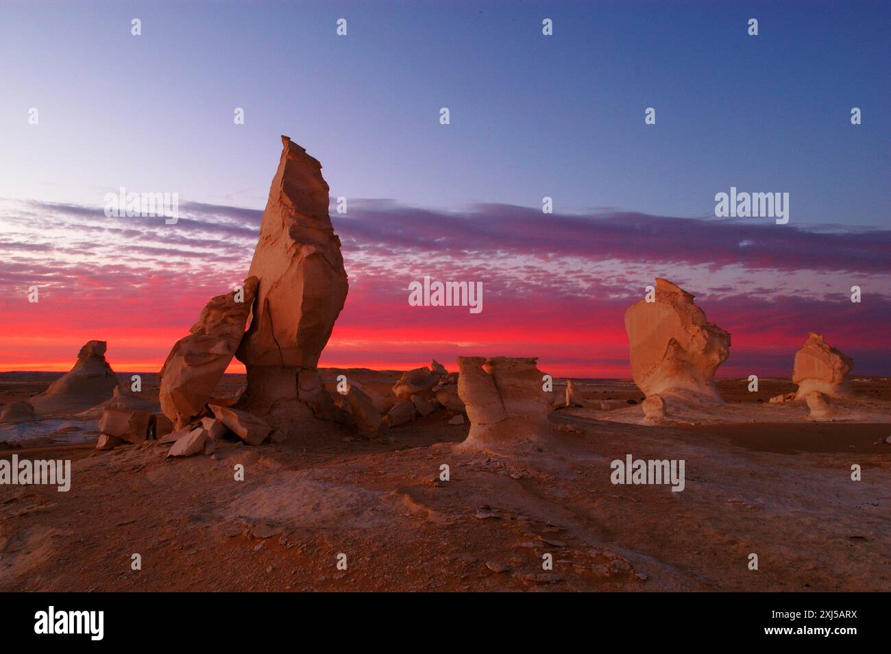 Middle east sunset hi-res stock photography and images - Alamy