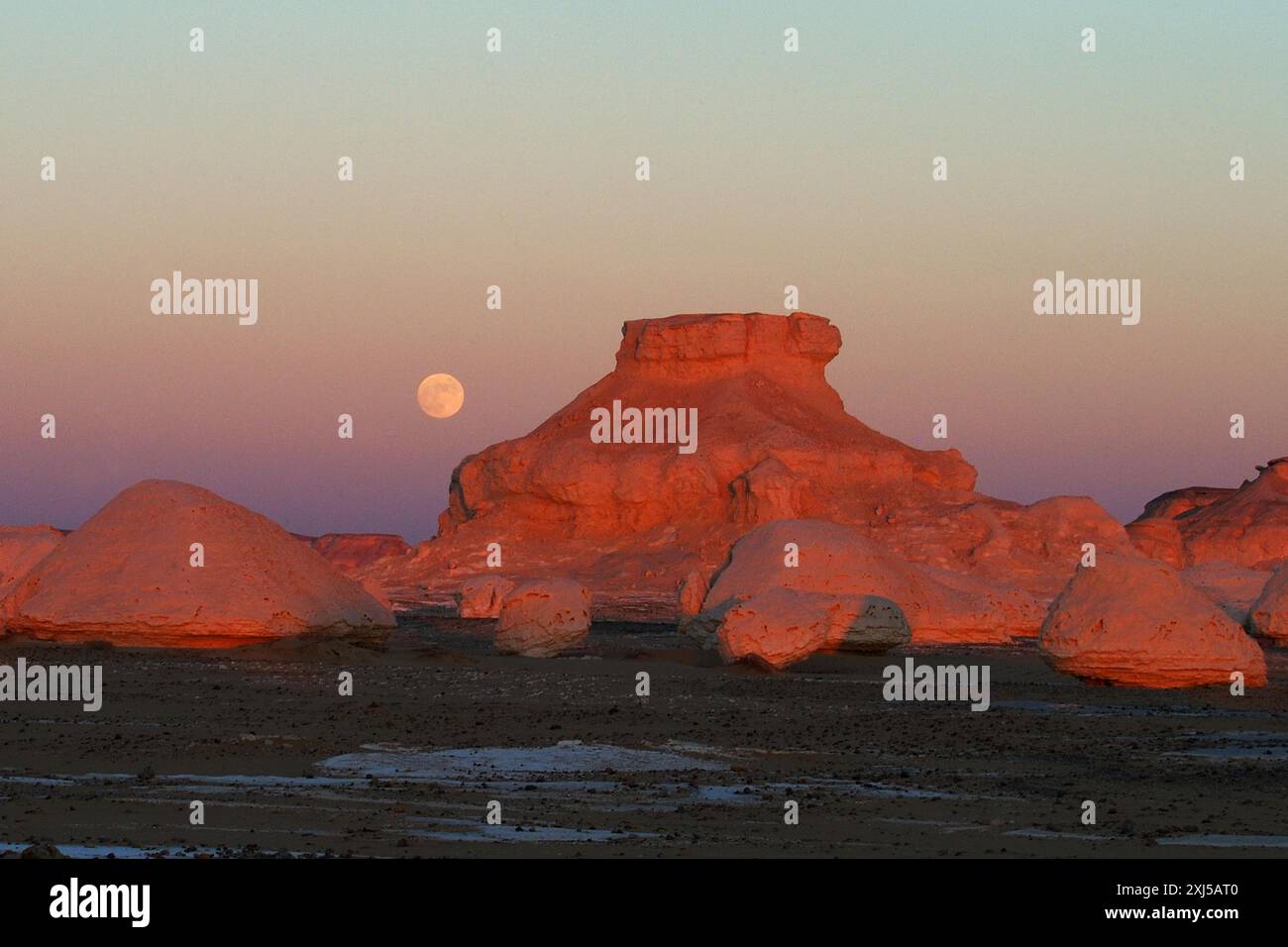 Middle east sunset hi-res stock photography and images - Alamy