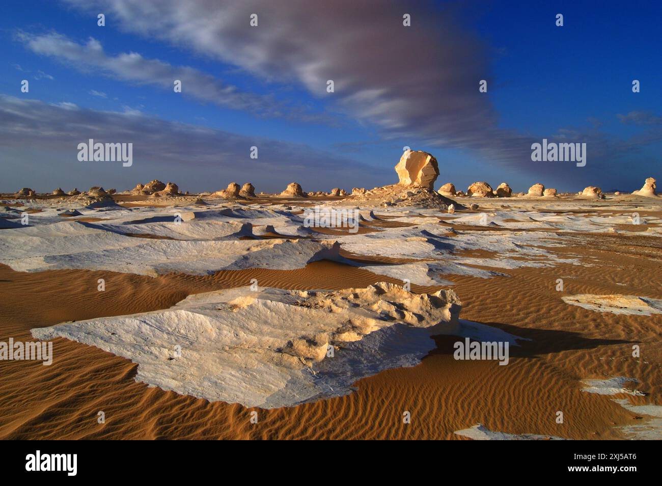 Egypt, White Desert, bizarre sandstone cliffs, Middle East Stock Photo ...