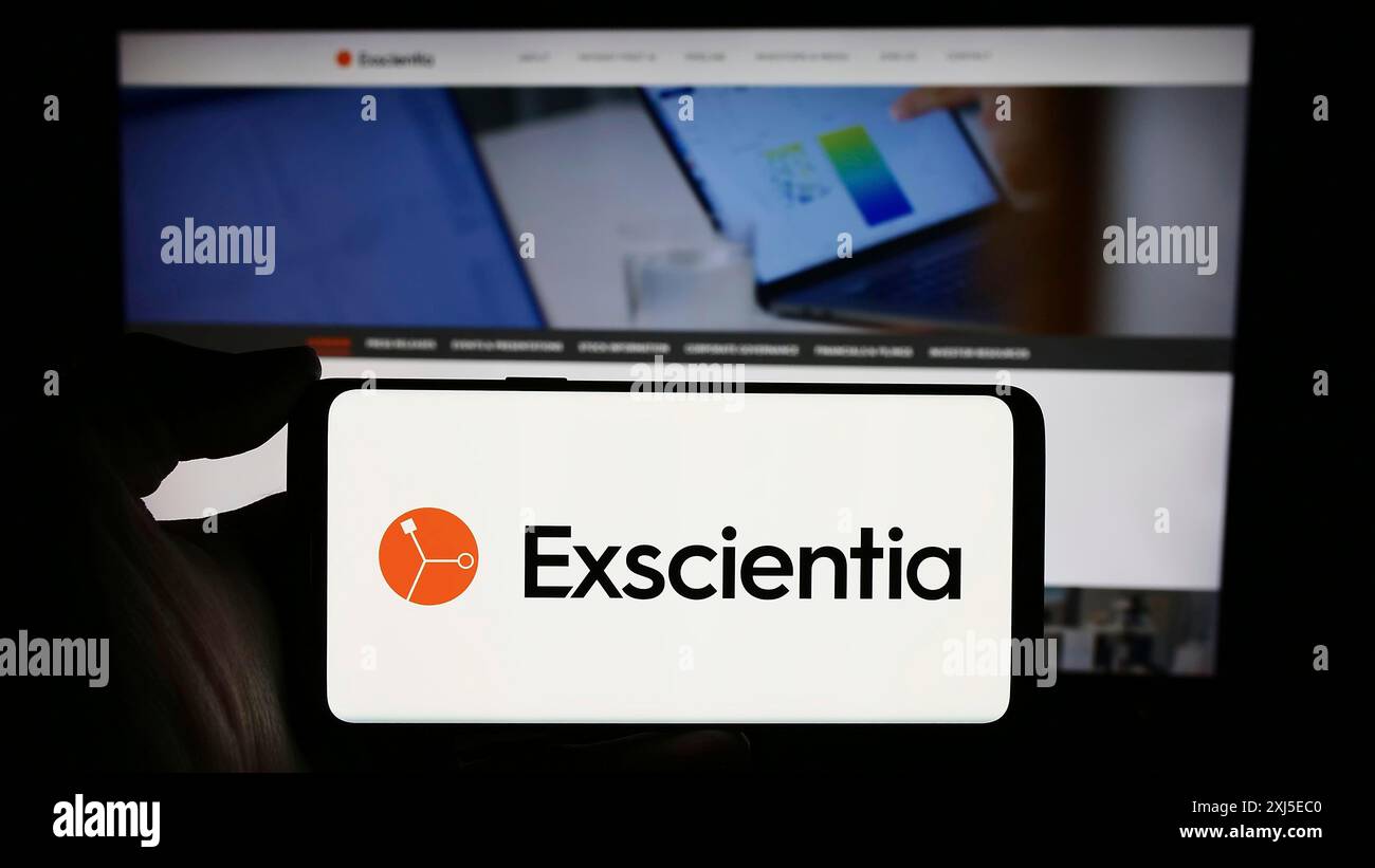 Logo exscientia hi-res stock photography and images - Alamy