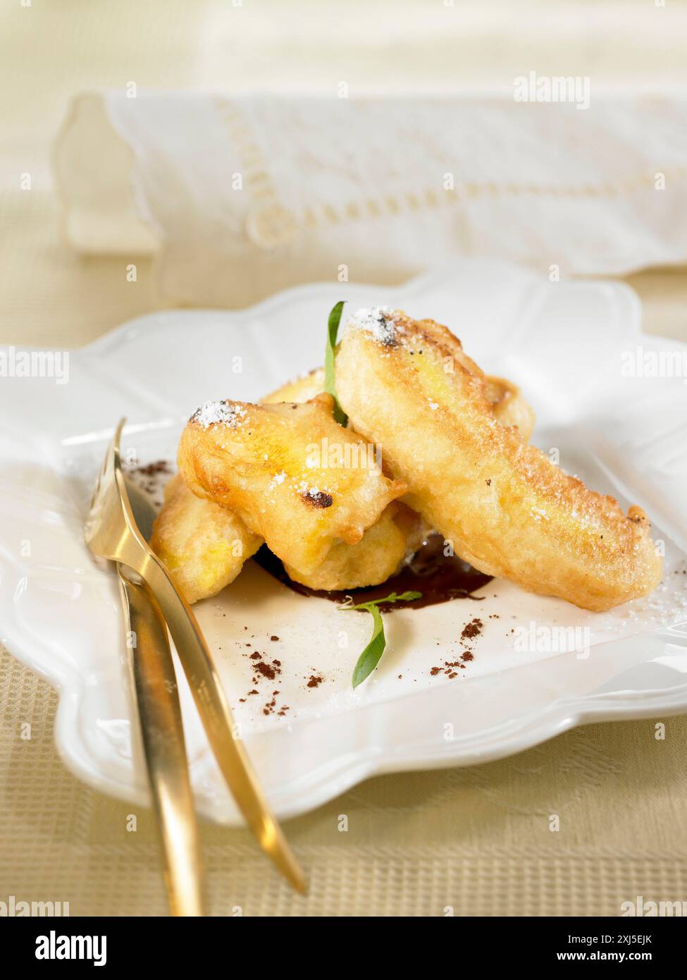 Deep fried fruit hi-res stock photography and images - Alamy