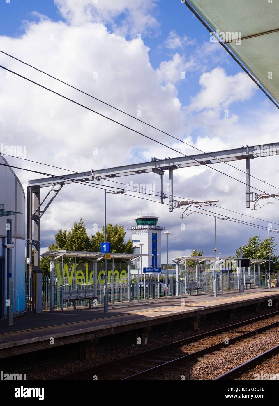 Overhead southend airport hi-res stock photography and images - Alamy