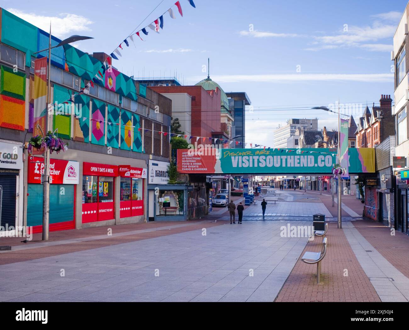 Early summer street view hi-res stock photography and images - Alamy