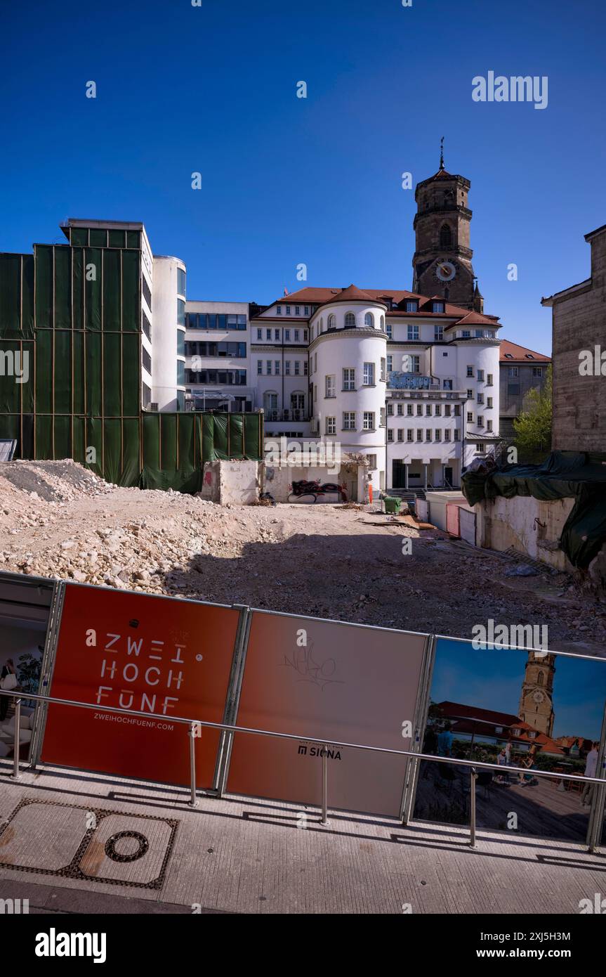Construction site, construction fence, controversial construction project of Rene Benko's ...