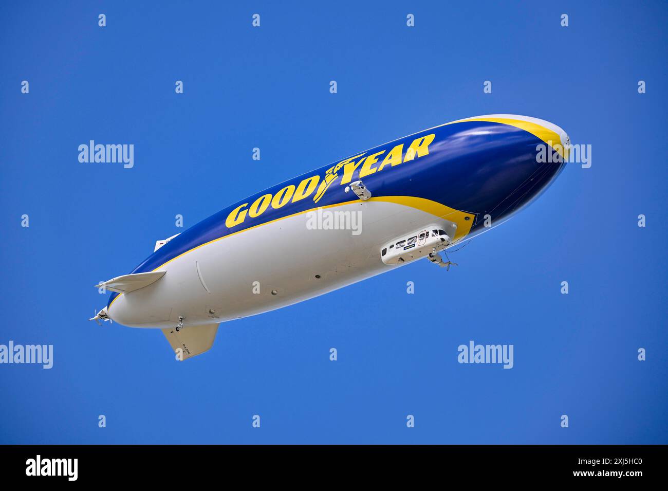Goodyear, logo, airship, zeppelin, flies over Munich, Bavaria, Germany ...