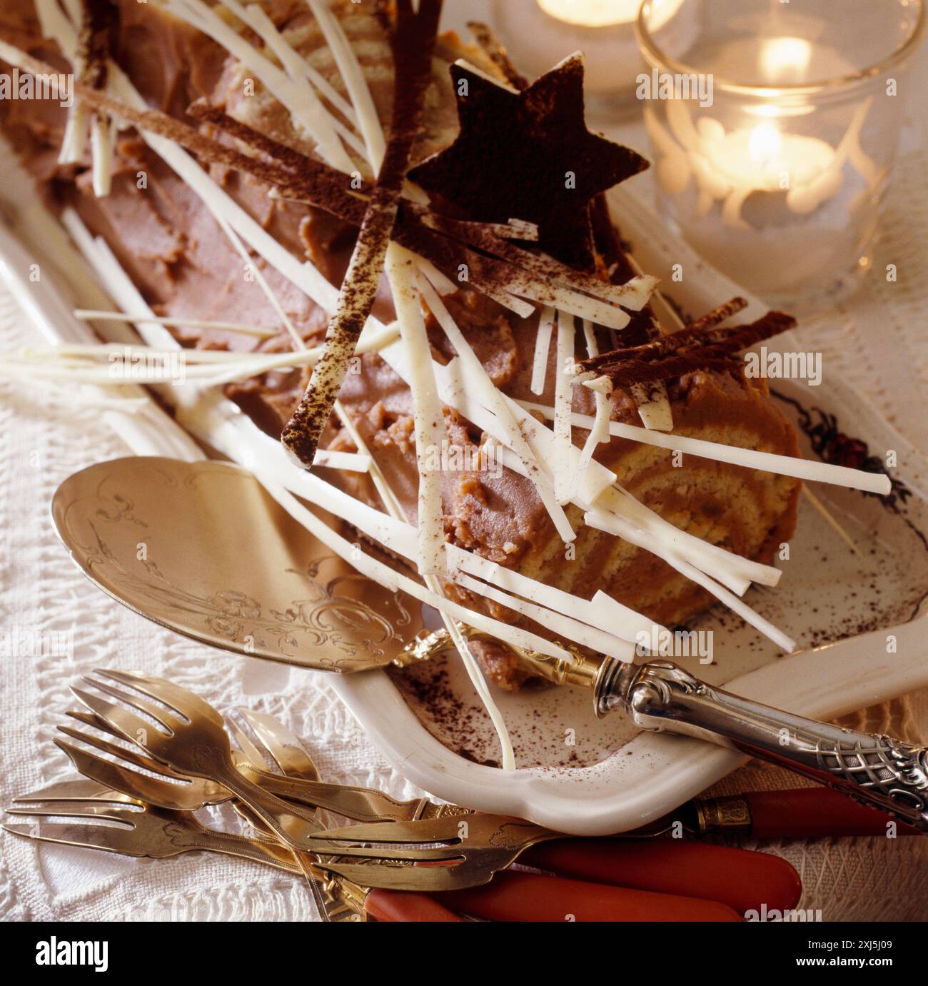 Fruit log cake hi-res stock photography and images - Alamy
