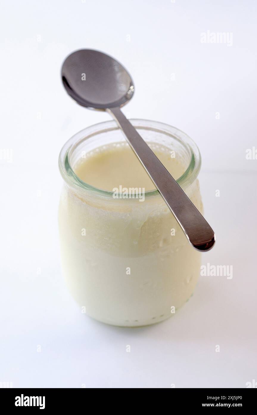 Yoghurt spoon pot hi-res stock photography and images - Alamy