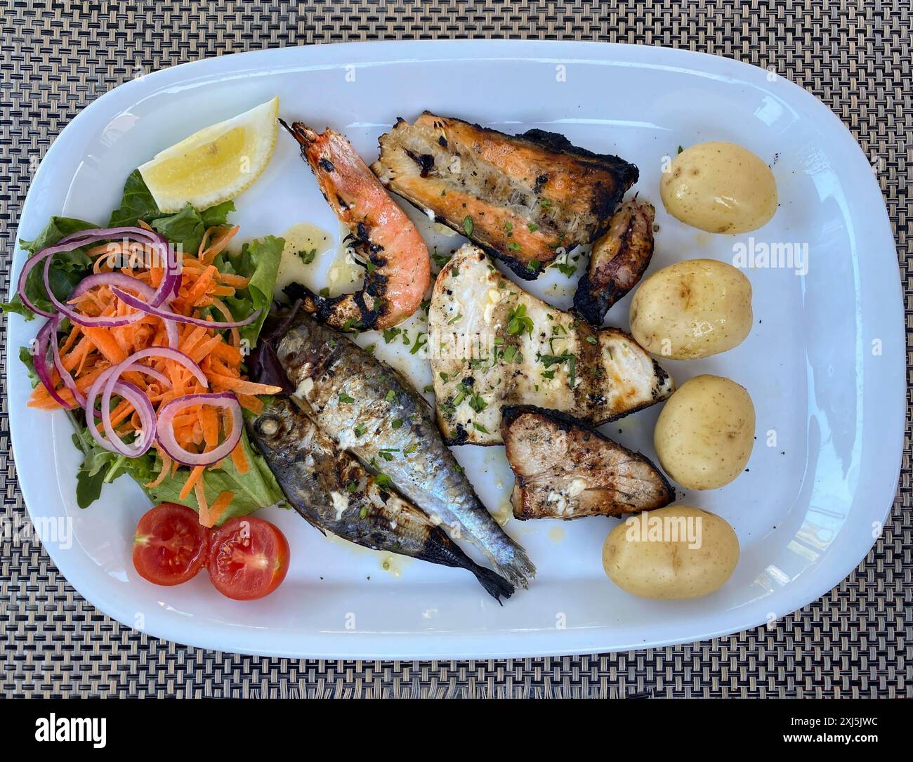Portugal fish platter hi-res stock photography and images - Alamy