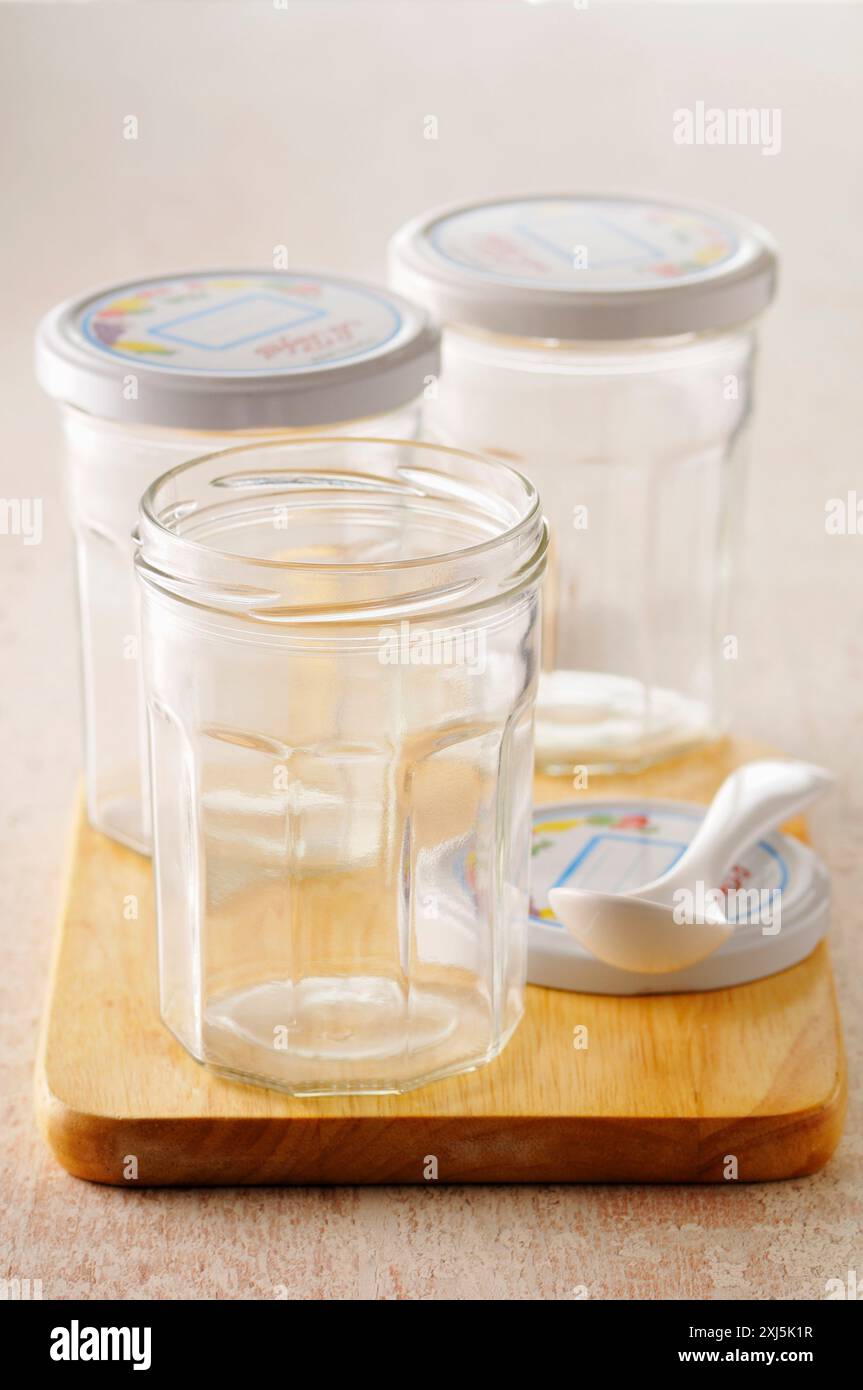 Empty jar jam hi-res stock photography and images - Alamy
