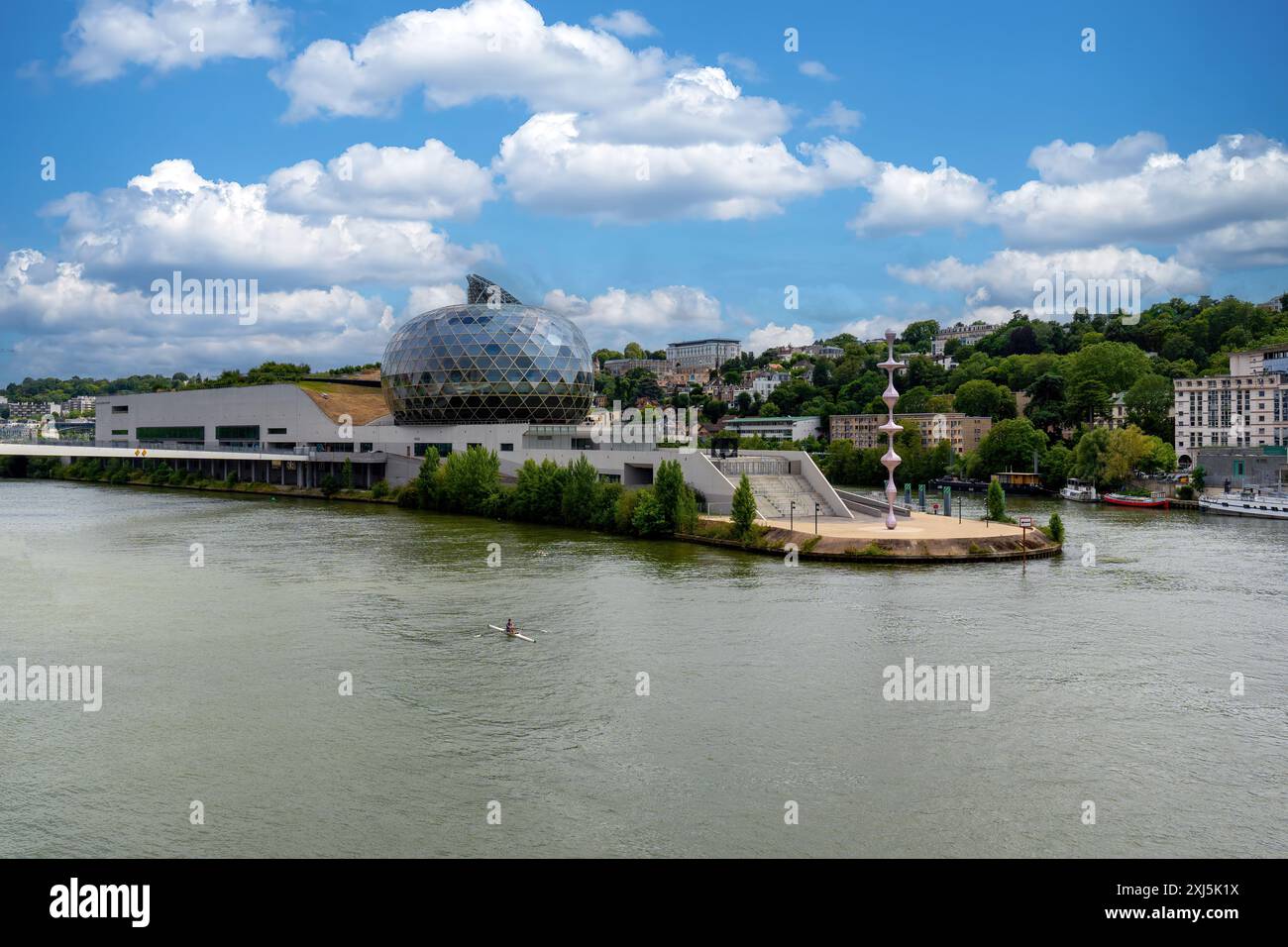Renault ile seguin hi-res stock photography and images - Alamy