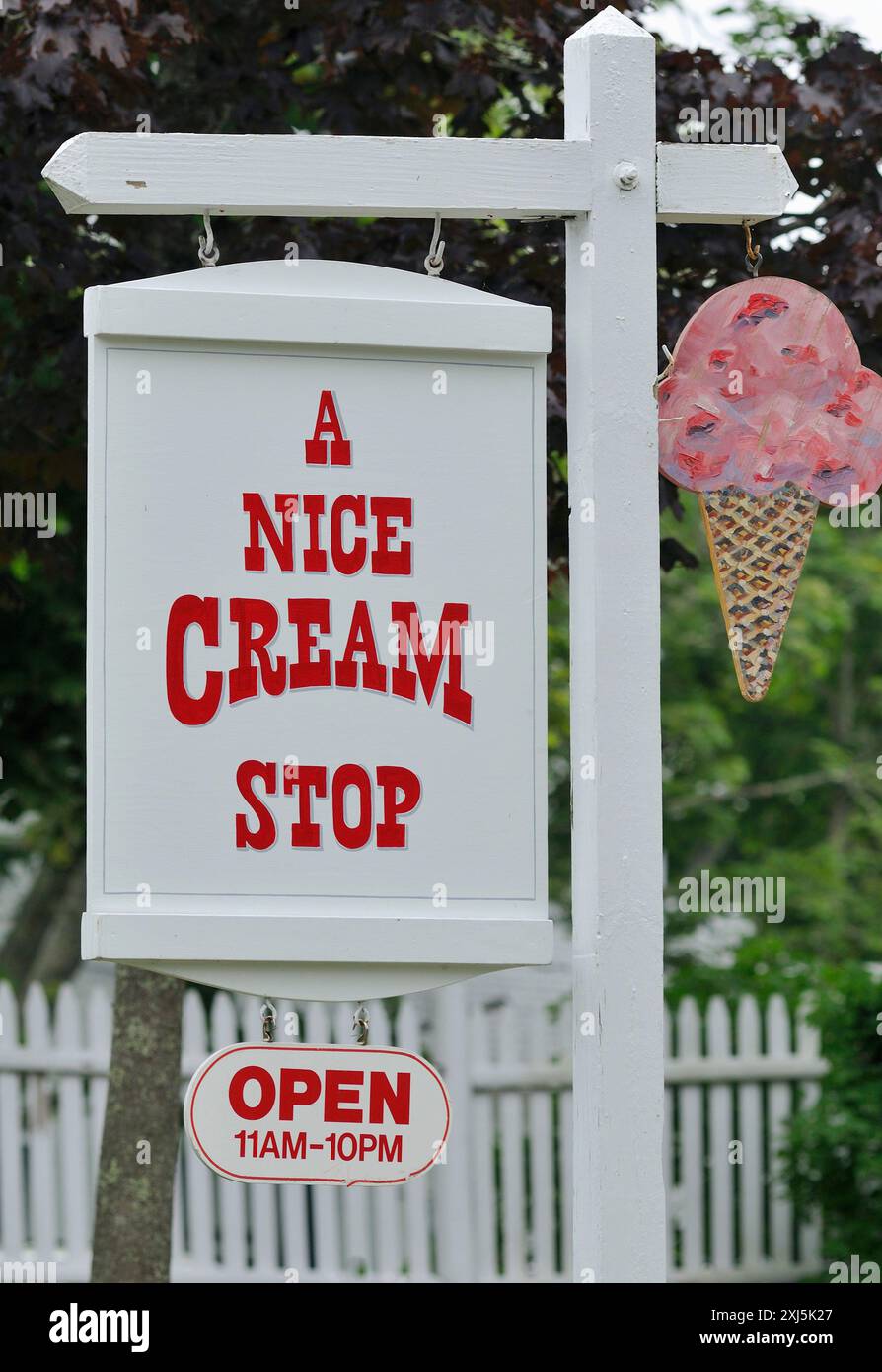 Ice cream sign Stock Photo - Alamy