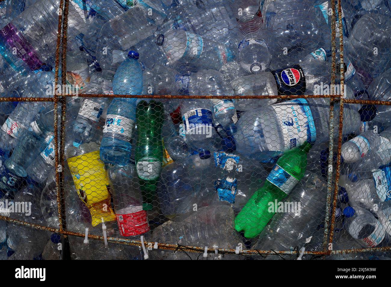 Artwork, installation, to encourage waste separation, fish also wire ...