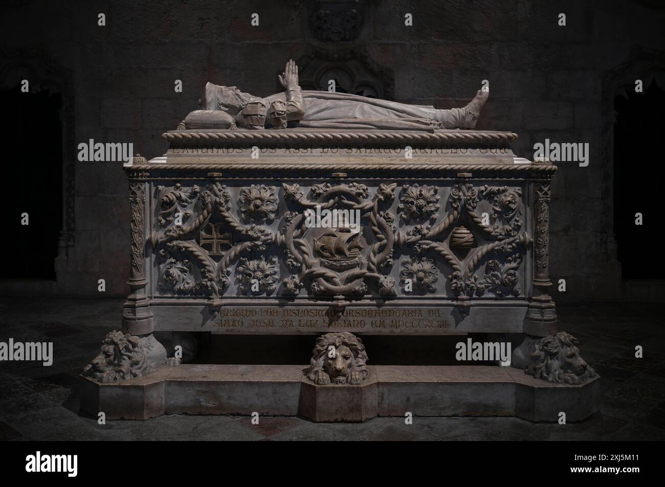 Interior view, tomb of Vasco da Gama, monastery church Igreja Santa ...