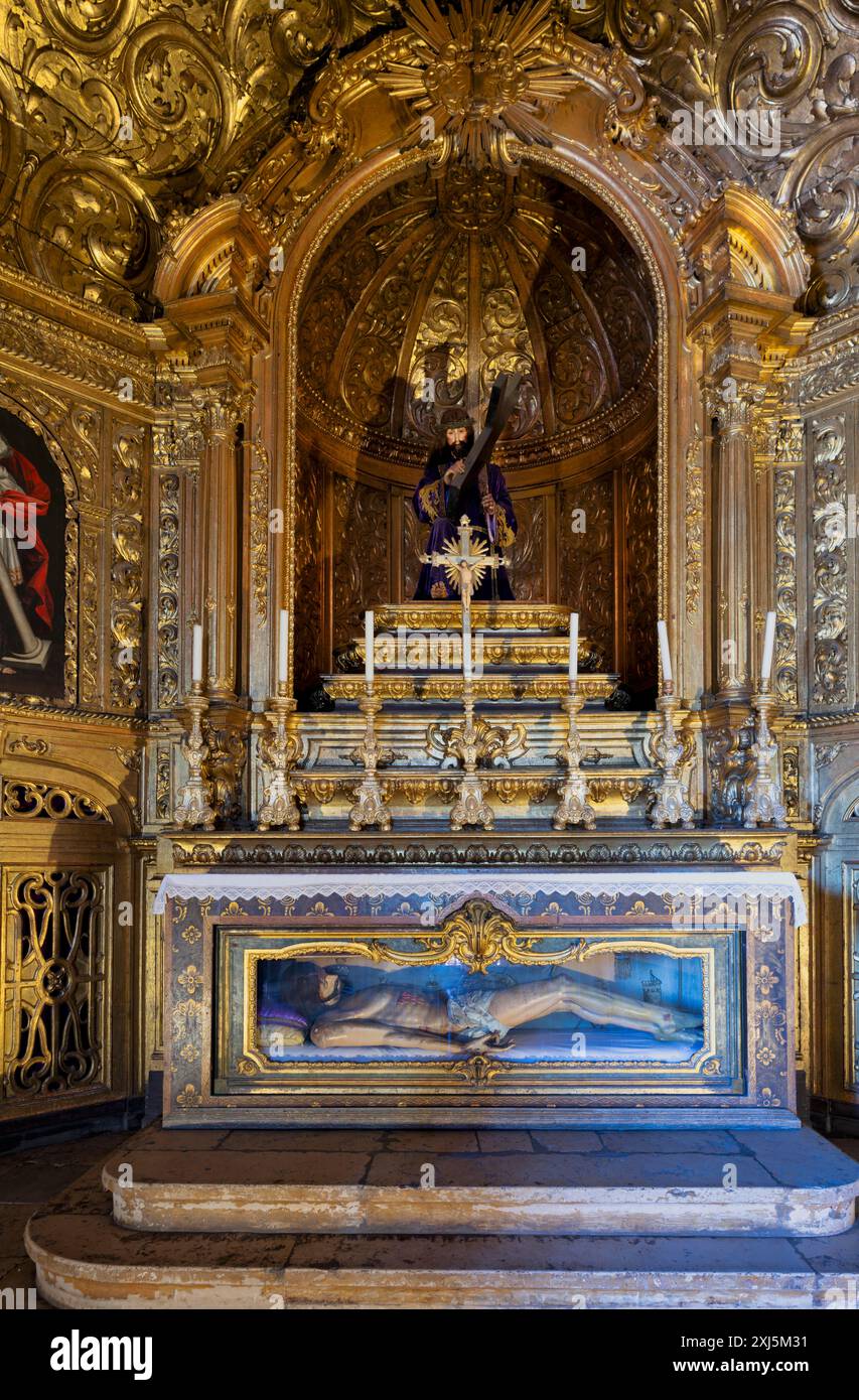 Interior view, side altar chapel, Capela do Senhor dos Passos ...